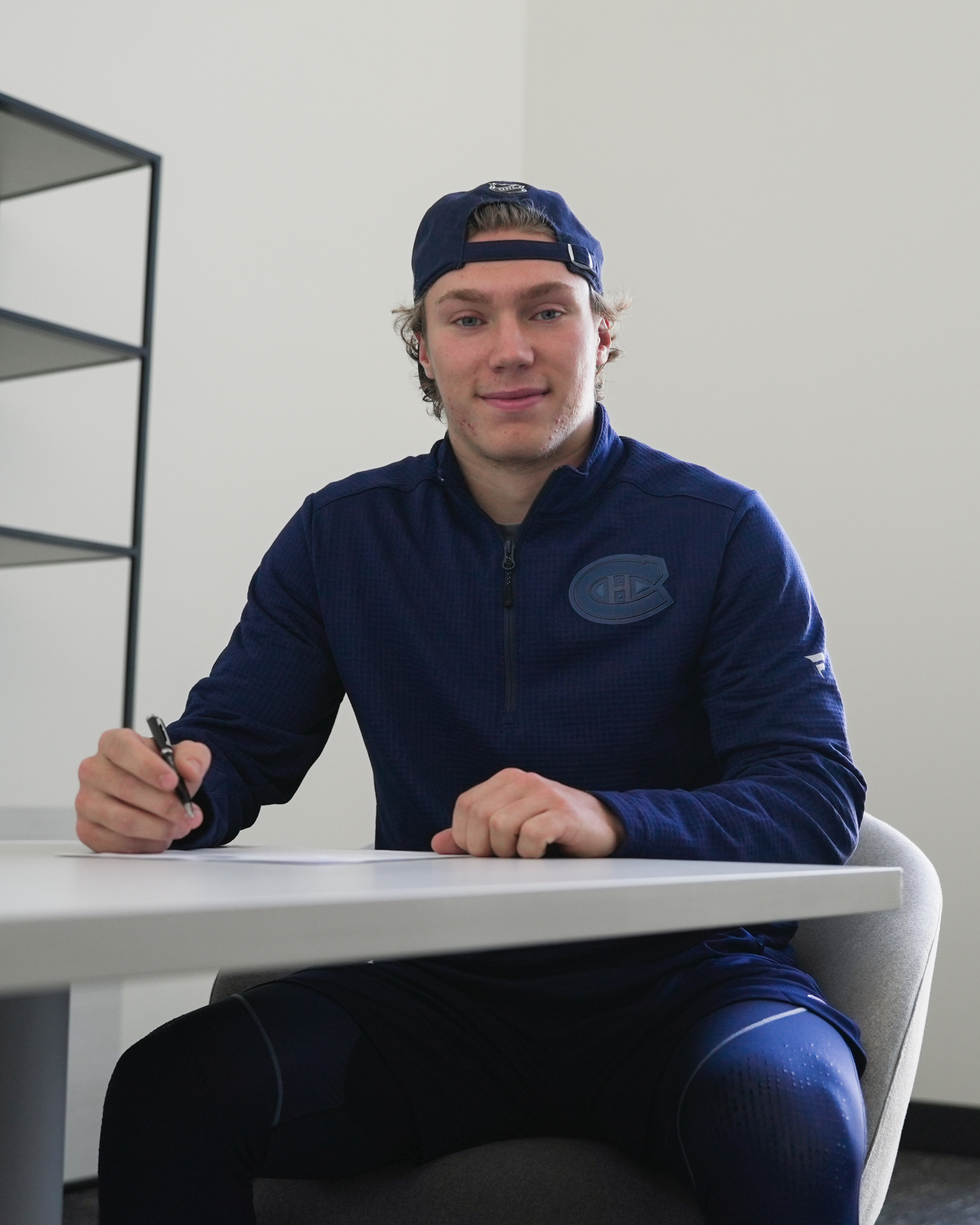 Owen Beck Signs with the Montreal Canadiens - Brampton Steelheads